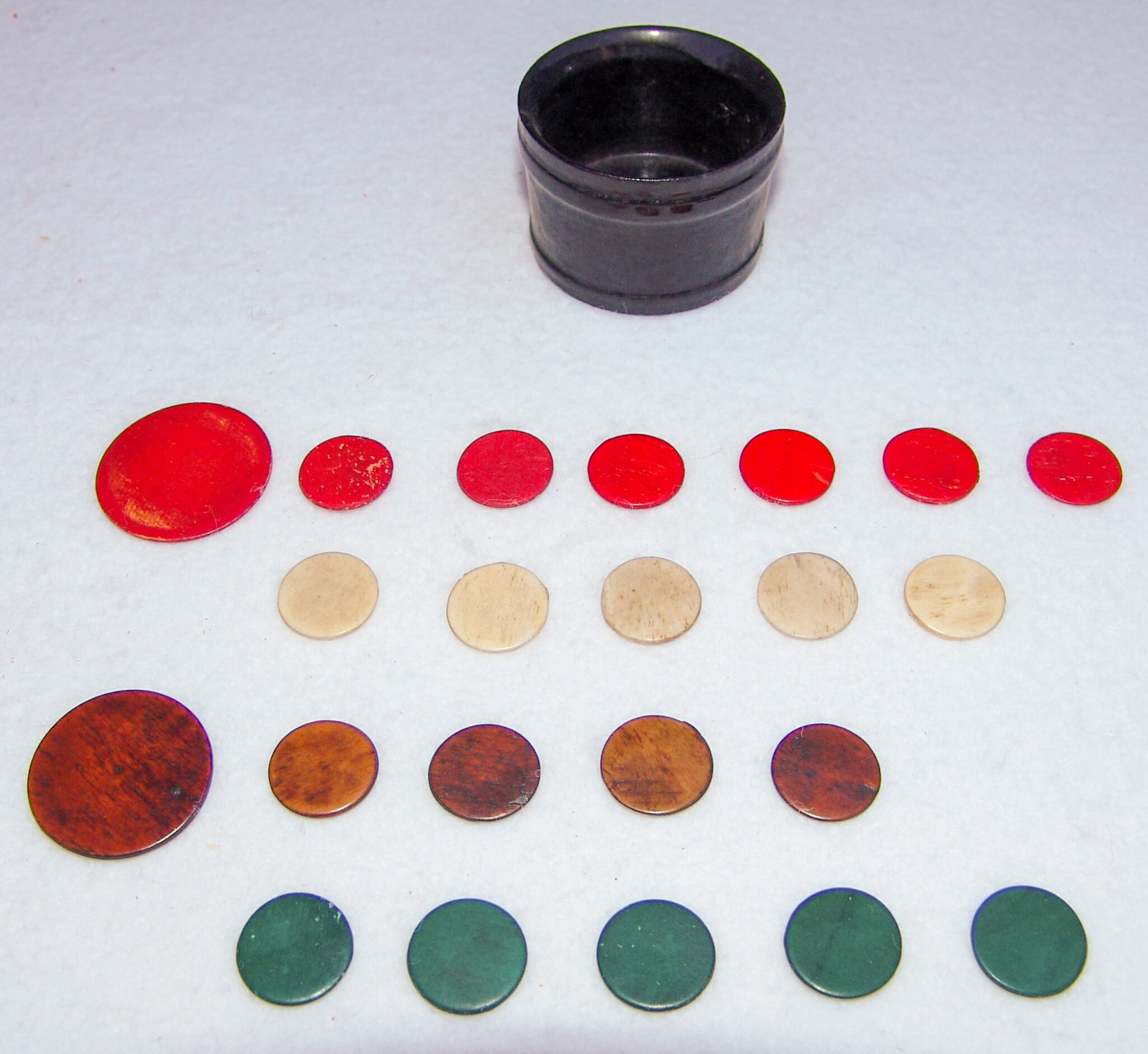 13 Tiddlywinks • in Wooden Boxes – North American Tiddlywinks Association